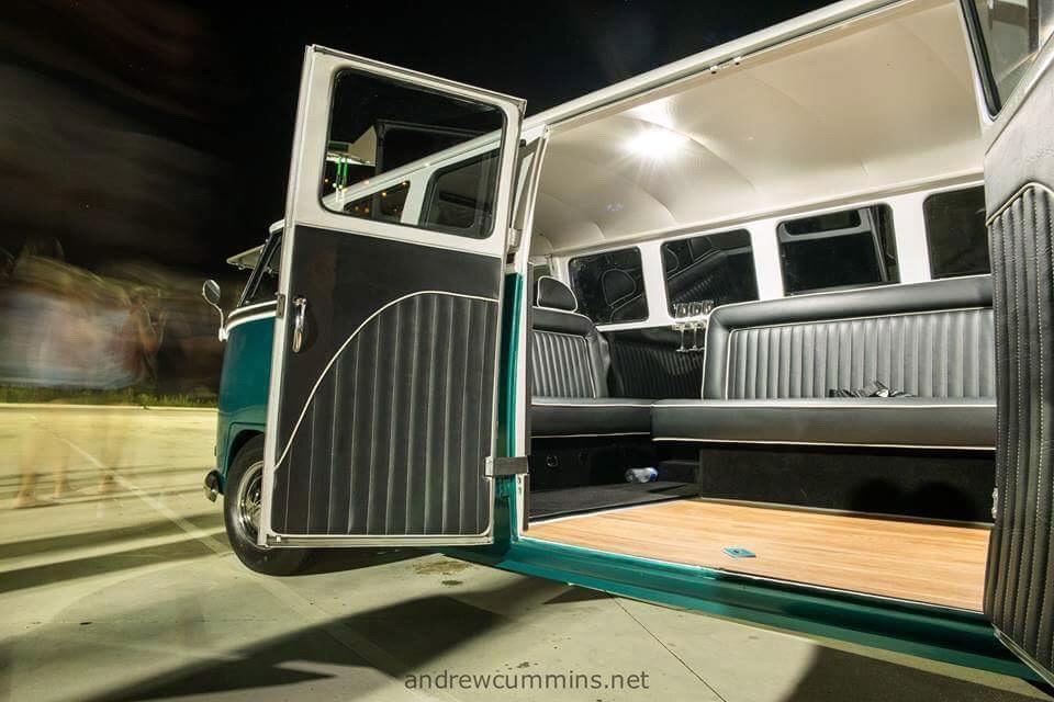 Kombi Stretched Limo | Limousines and Classics Perth